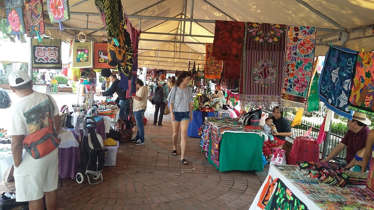 Bazar Artesanal, Plaza de la Catedral | VIAJEROPTY